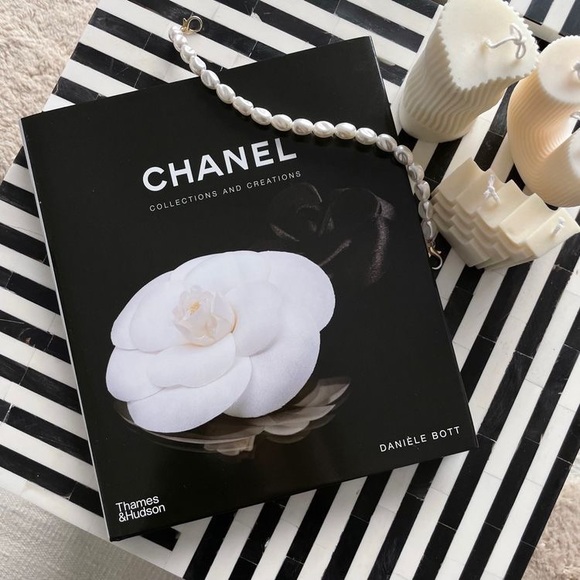 CHANEL | Accents | New Chanel Coffee Table Book Daniele Bott Chanel ...